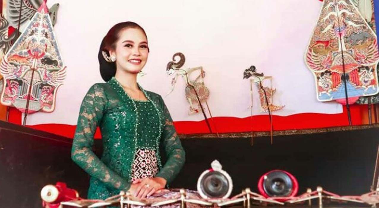 Rina Aditama, Mantap Menjadi Sinden - halopacitan.com