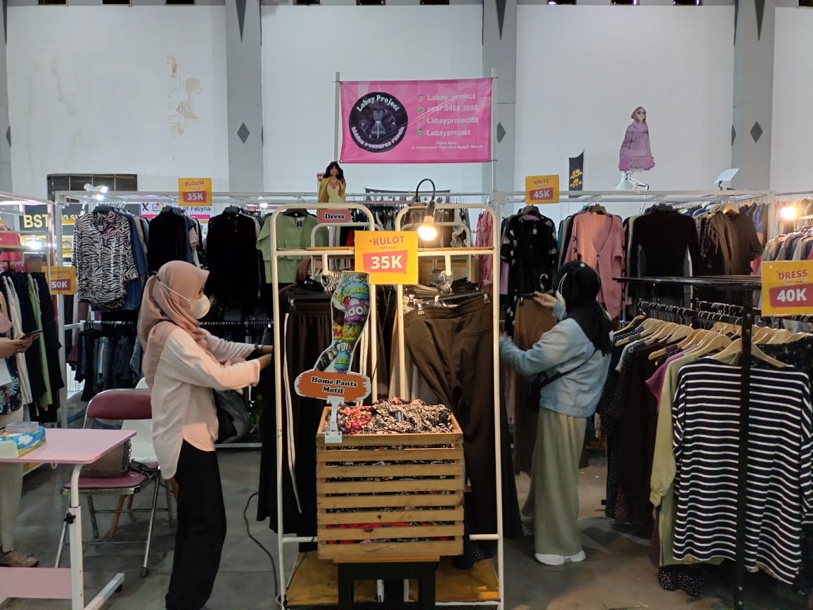 Jogja Thrift Market #2, Tempat Berburu Baju Bekas Berkualitas dengan ...