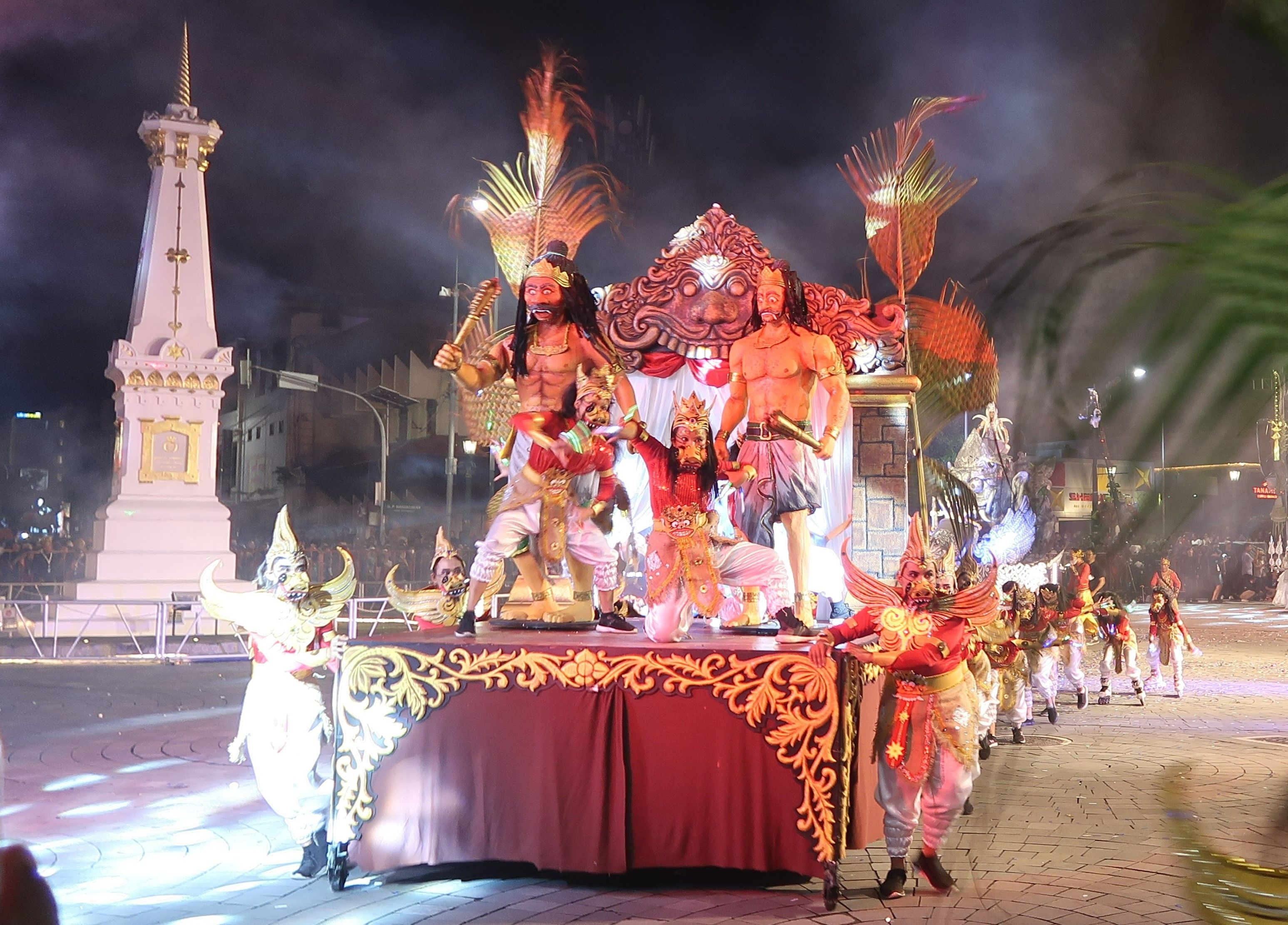 Tampilkan Kreasi dari 14 Kemantren, Wayang Jogja Night Carnival #7 ...