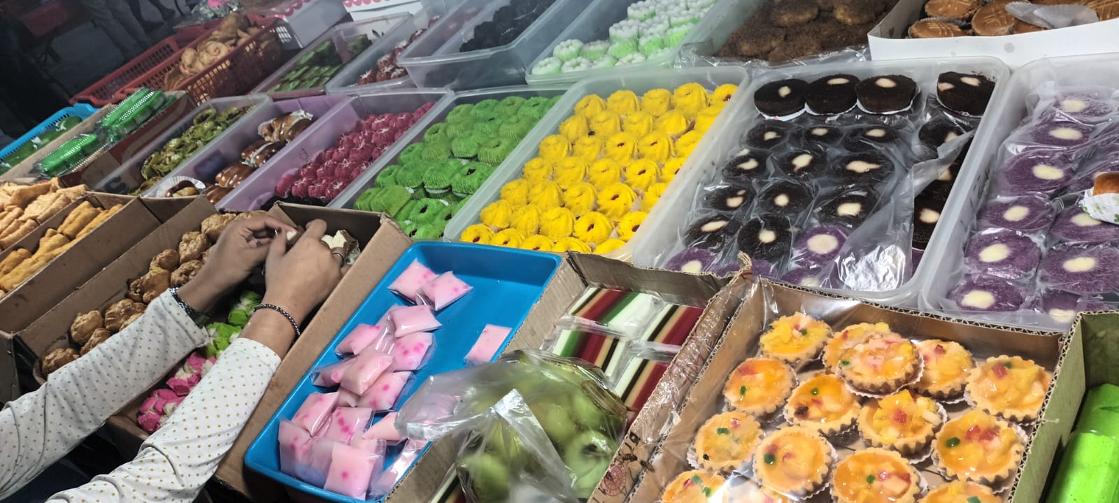 Ingin Makan Kue Enak tapi Gak Bikin Kantong Bolong, ke Pasar Cinde Pagi ...