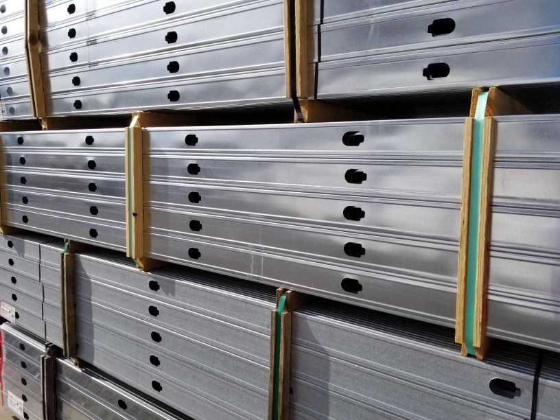 25 Gauge Metal | Metal Studs and Tracks