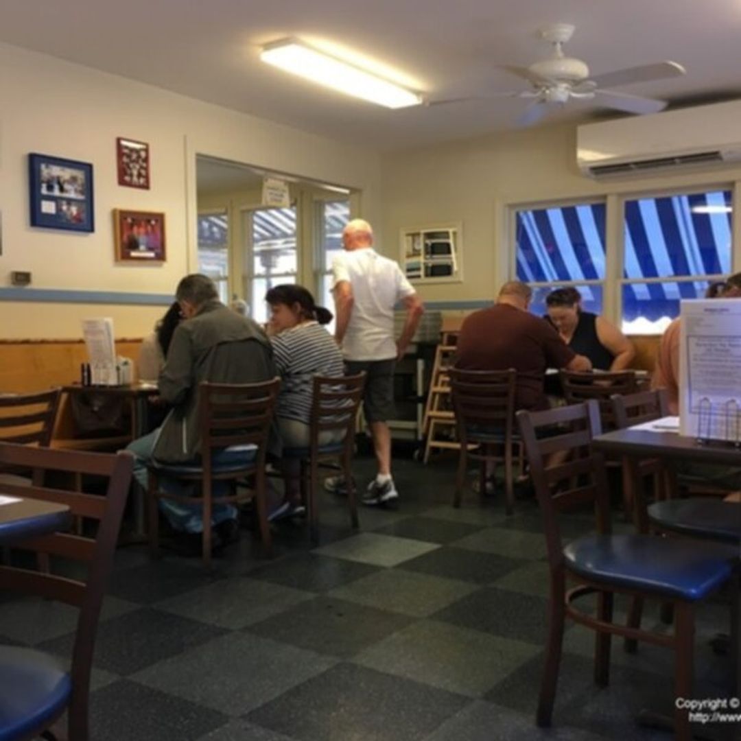 Maine Diner Wells Me Seen On Diners Drive Ins And Dives