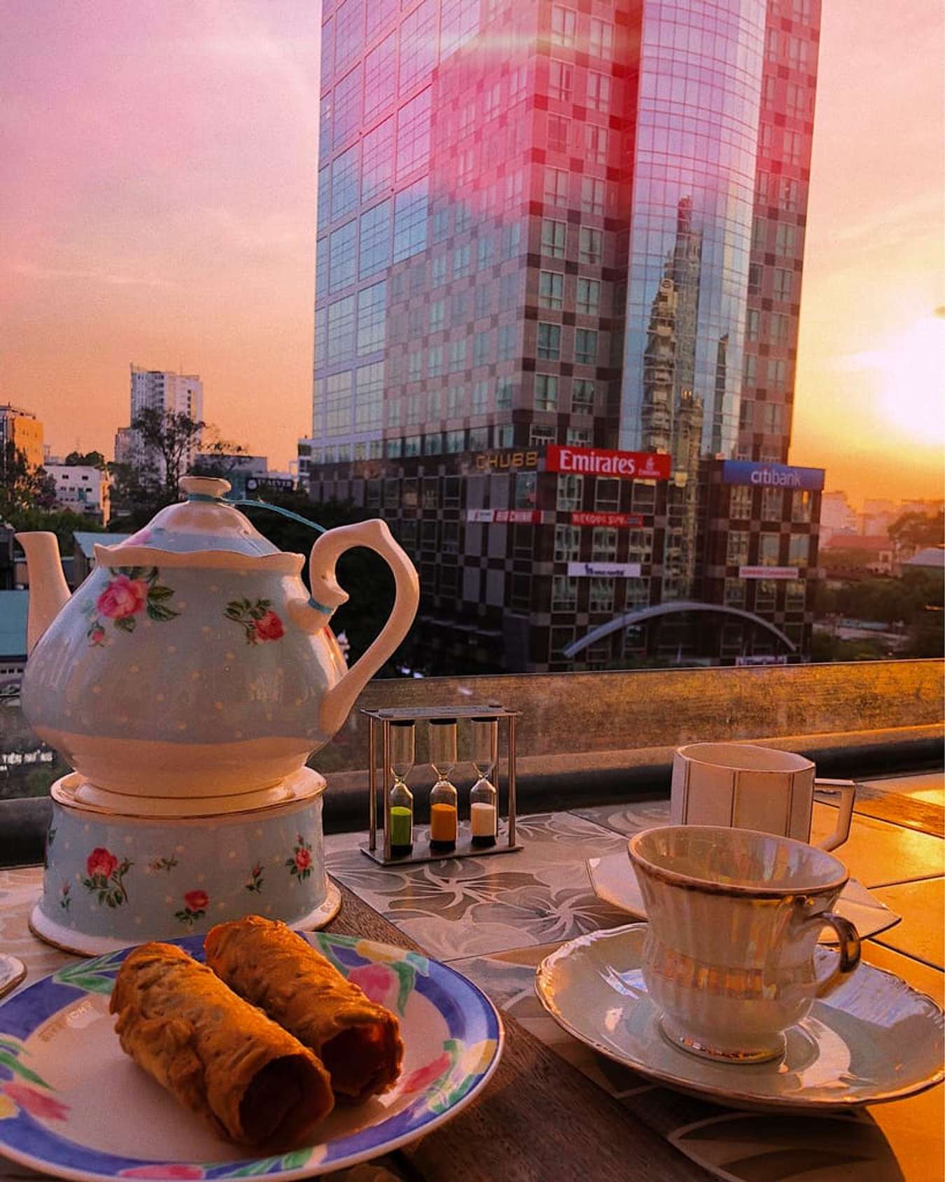 Những quán cafe view đẹp ở các căn chung cư cũ ở Sài Gòn