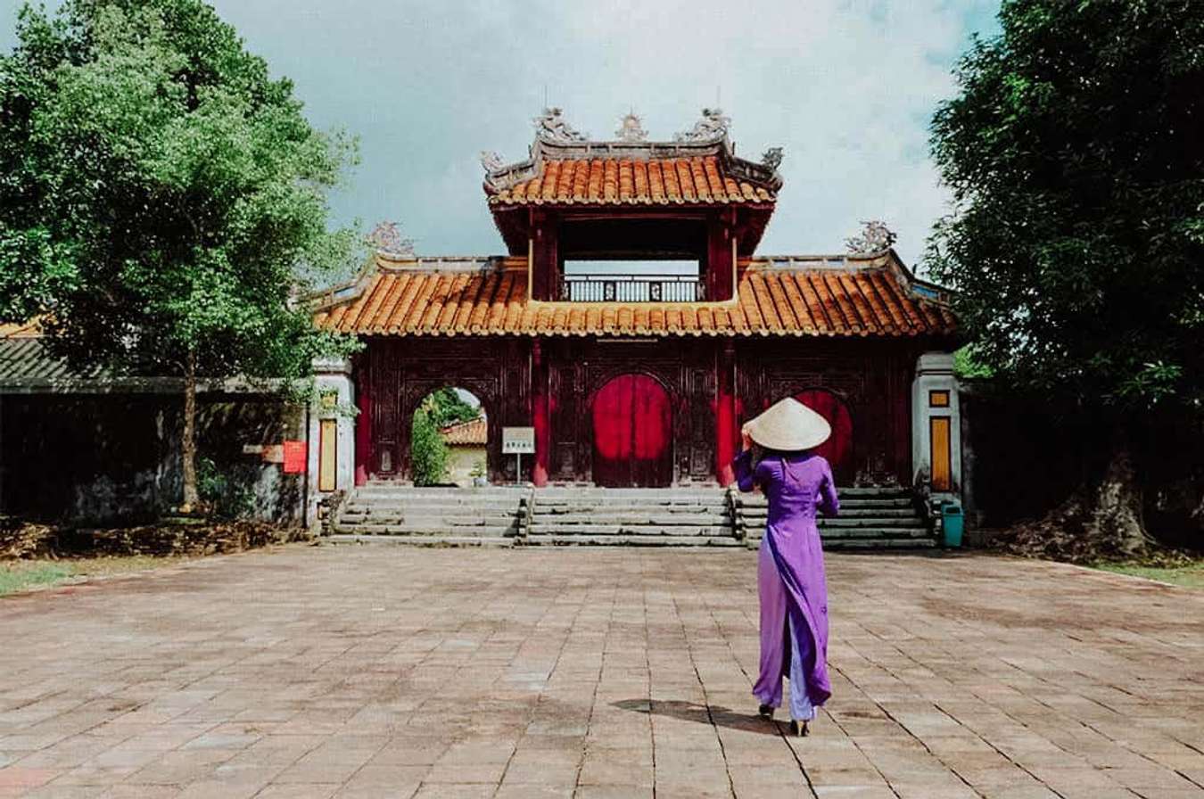 Hãy một lần ghé thăm lăng Gia Long để lắng nghe quá khứ vọng về