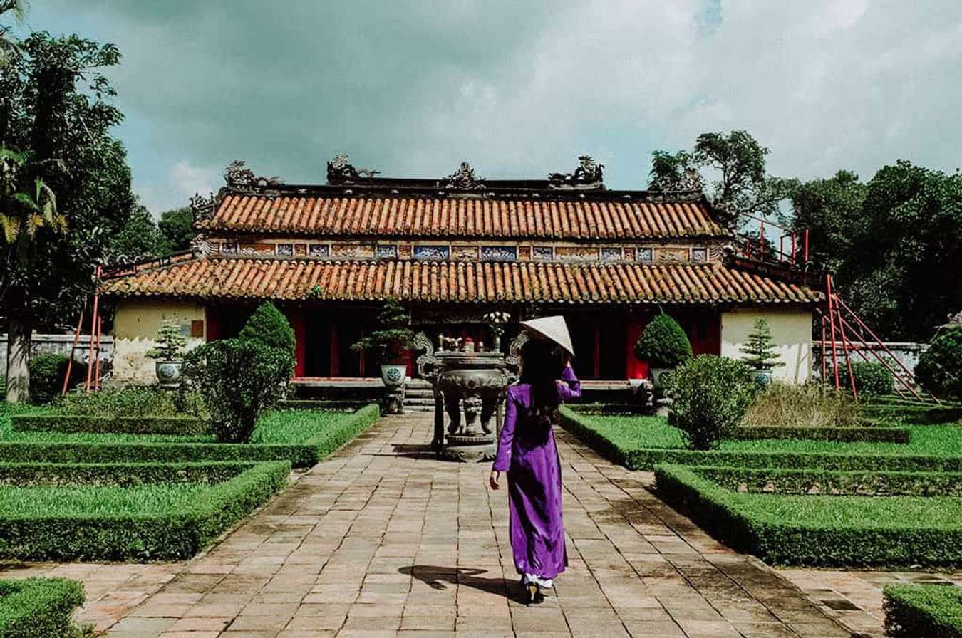 Hãy một lần ghé thăm lăng Gia Long để lắng nghe quá khứ vọng về