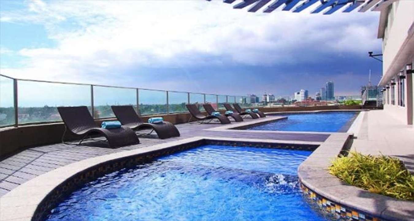 6 Alabang Hotels with Pools for Quick Staycations and Romantic Getaways