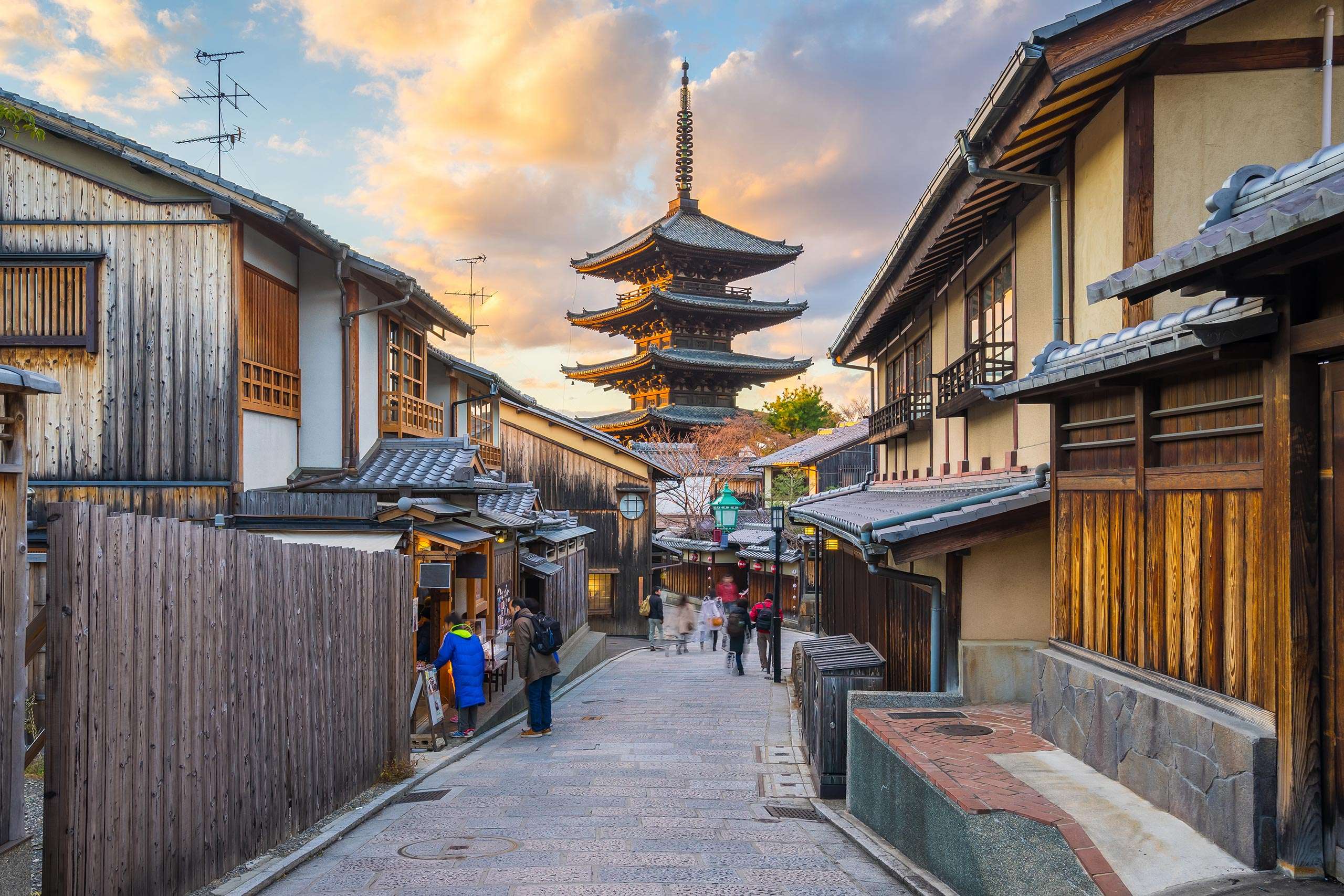 20 Best Cities Worth To Visit In Japan According To Tourists [with map!]
