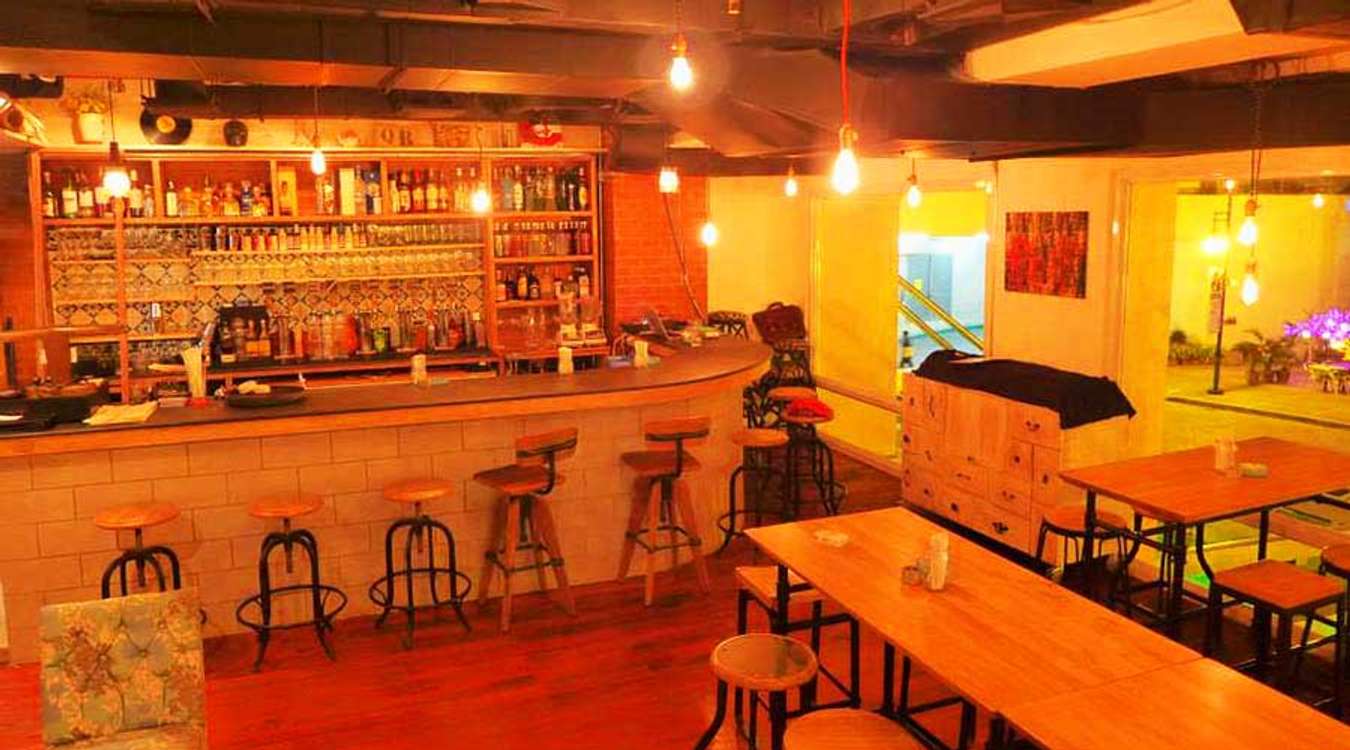 20 Best Bars in Manila for an Awesome Night Out