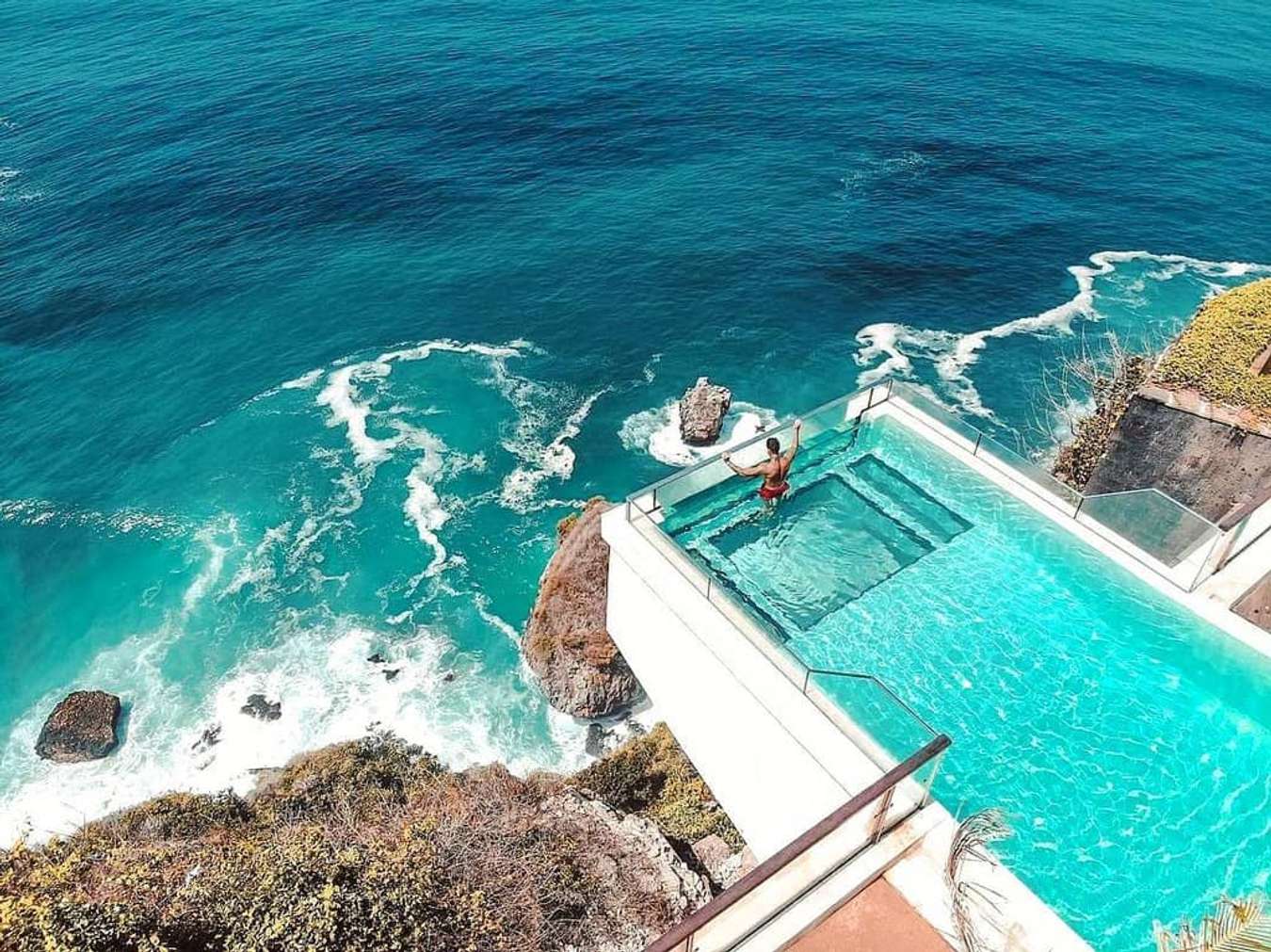 "Quẩy cực nhiệt" tại những beach club sang chảnh nhất ở Uluwatu, Bali