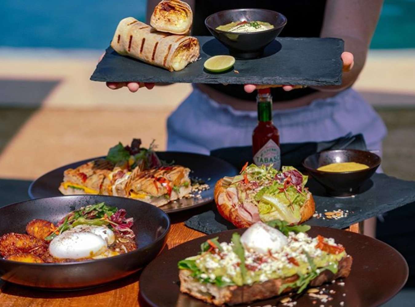 8 Beach Club Bali Ini Sajikan Menu Lezat yang Siap Lengkapi Liburan Kamu