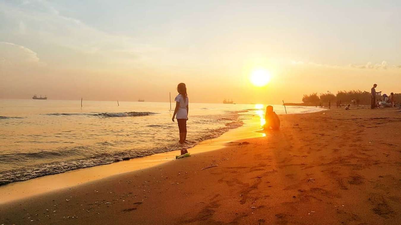 11 Pantai di Semarang Ini Suguhkan Pemandangan Alam Keren