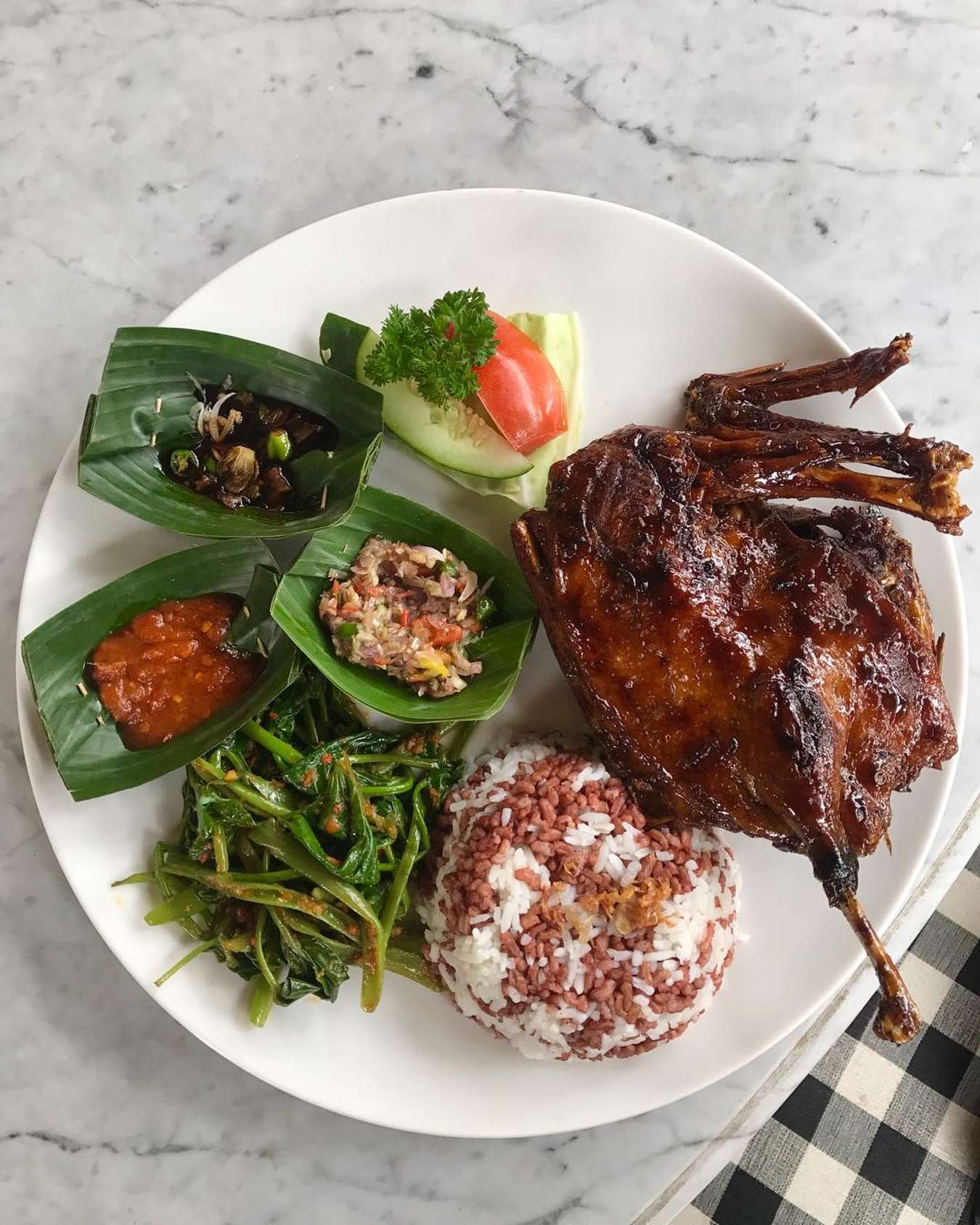 7 Destinasi Wisata Kuliner Lombok Paling Legendaris