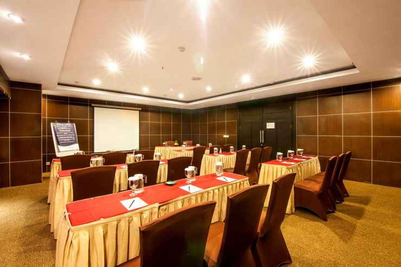 7 Hotel dengan Fasilitas Meeting Room di Bandung