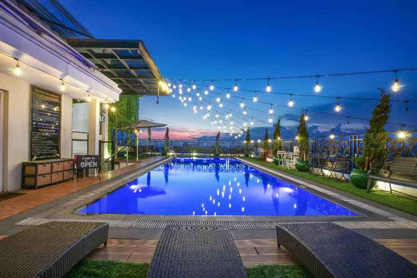 7 Hotel dengan Infinity Pool di Jogja dengan Panorama Terbaik