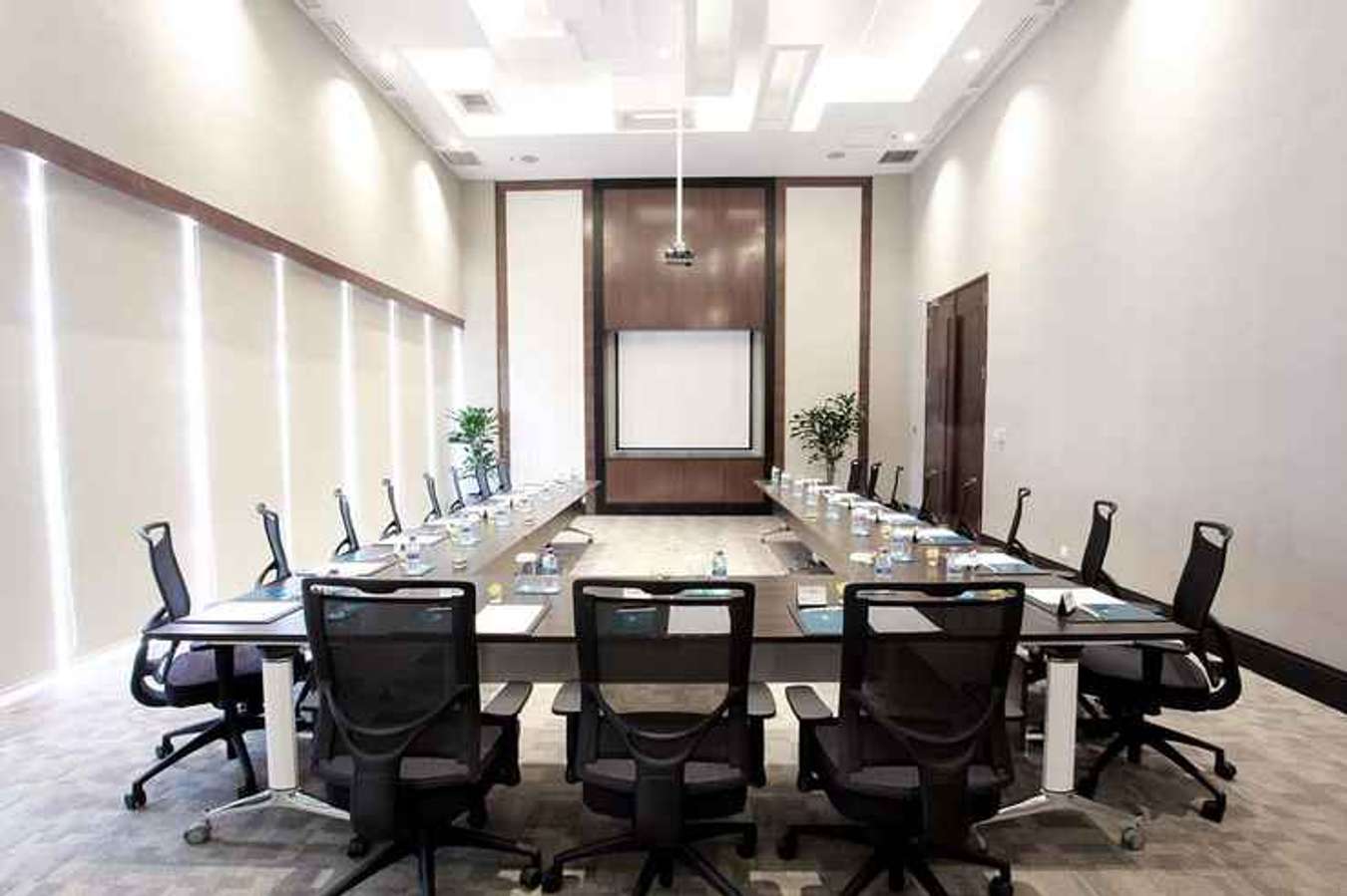 7 Hotel dengan Fasilitas Meeting Room di Bogor
