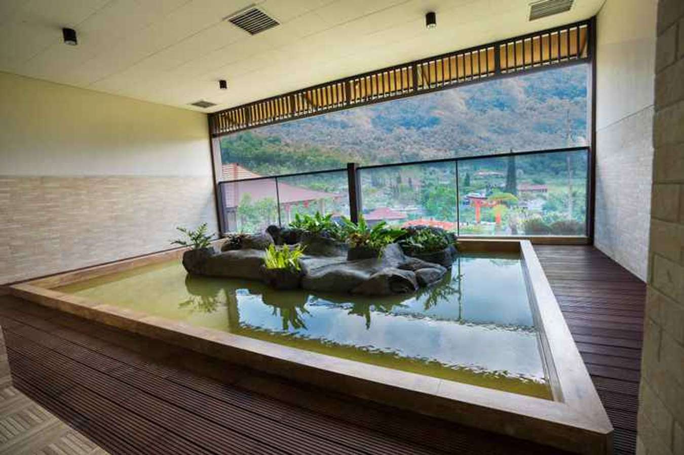 6 Hotel dengan Onsen atau Pemandian Air Panas di Indonesia