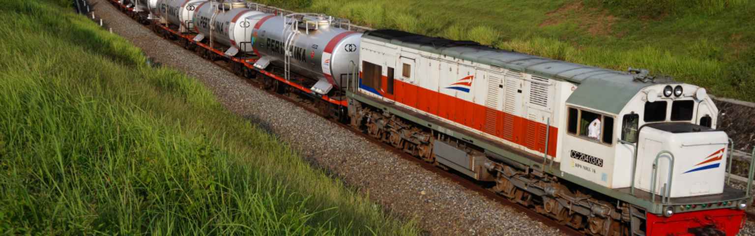 8 Jalur Kereta Api Paling Indah di Indonesia