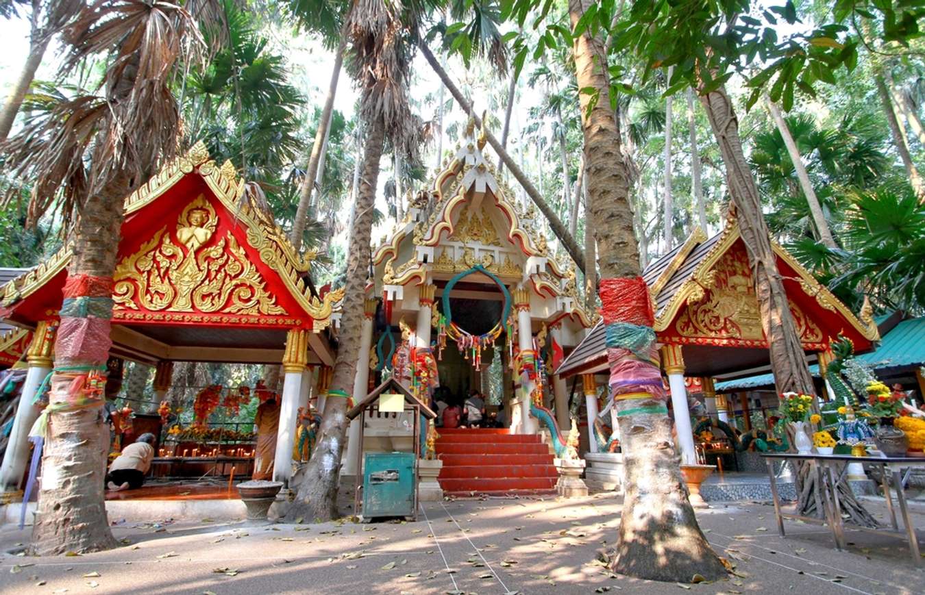 Be amazed with these 15 spots and begin an excited journey in Udon Thani