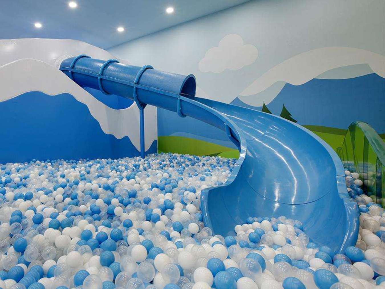 Belajar Sambil Bermain di Land of Zoomoov