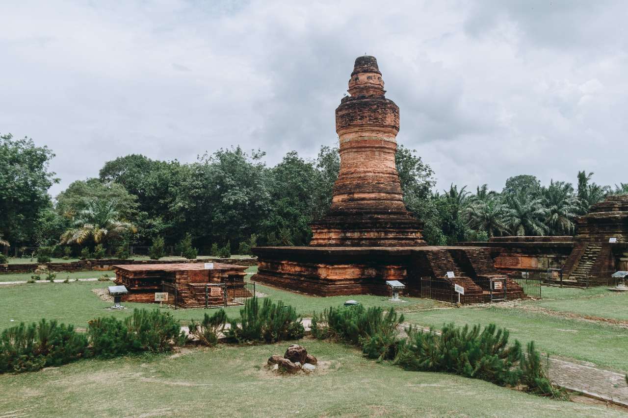 5 Destinasi Wisata Candi di Sumatera Terpopuler