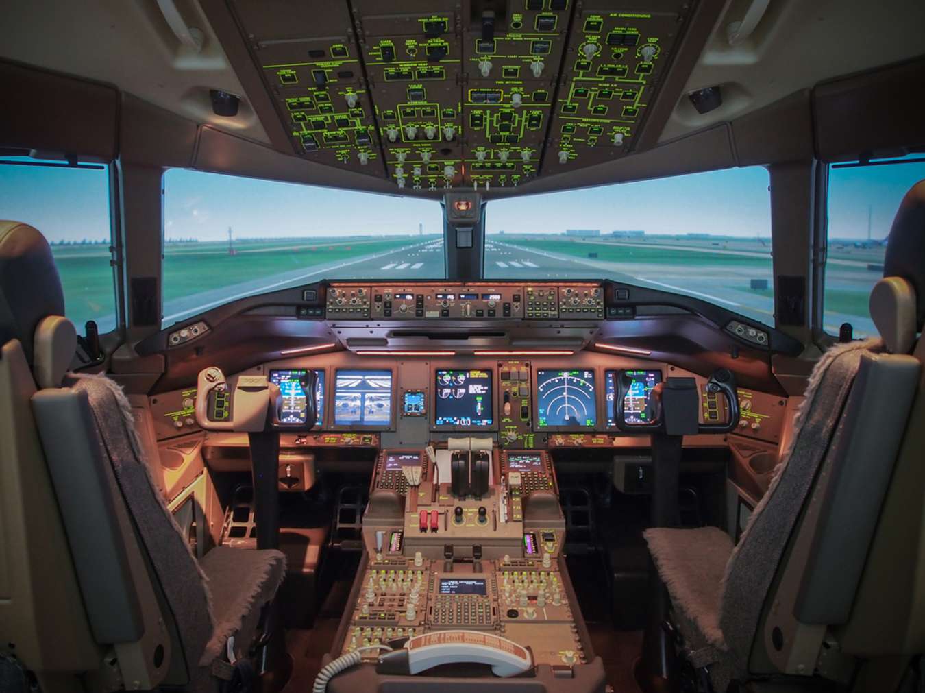 Get Immersive Flying Simulation at Flight Experience Singapore