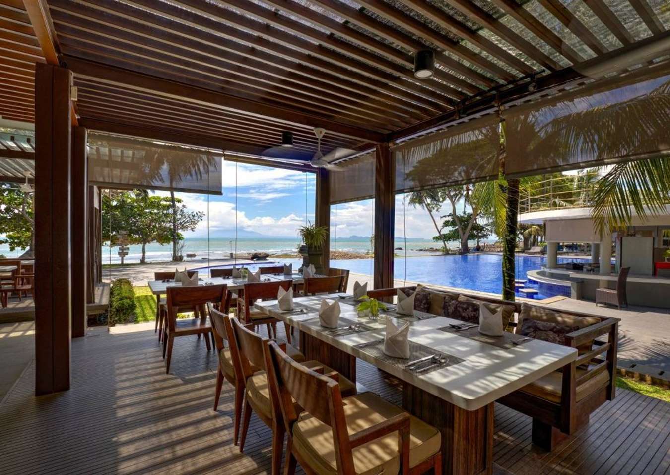 9 Rekomendasi Hotel dengan Akses Langsung ke Pantai di Anyer