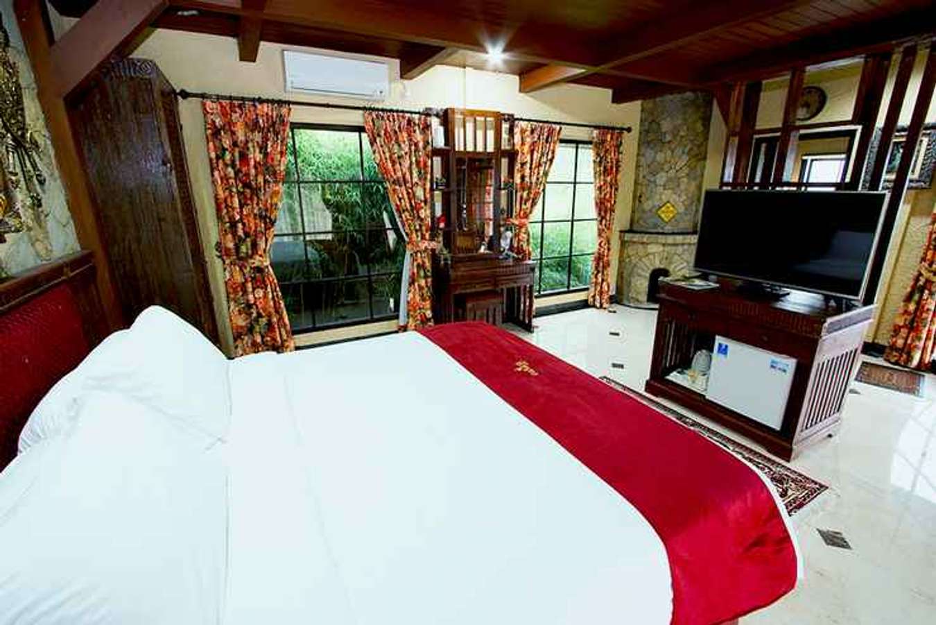 16 Villa di Sentul untuk Keluarga, Muat Banyak & Ada Pilihan Kolam Renang