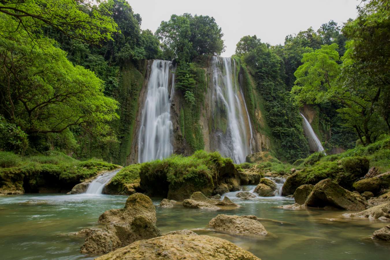 9 Rekomendasi Wisata Air Terjun di Bogor yang Wajib Kamu Kunjungi