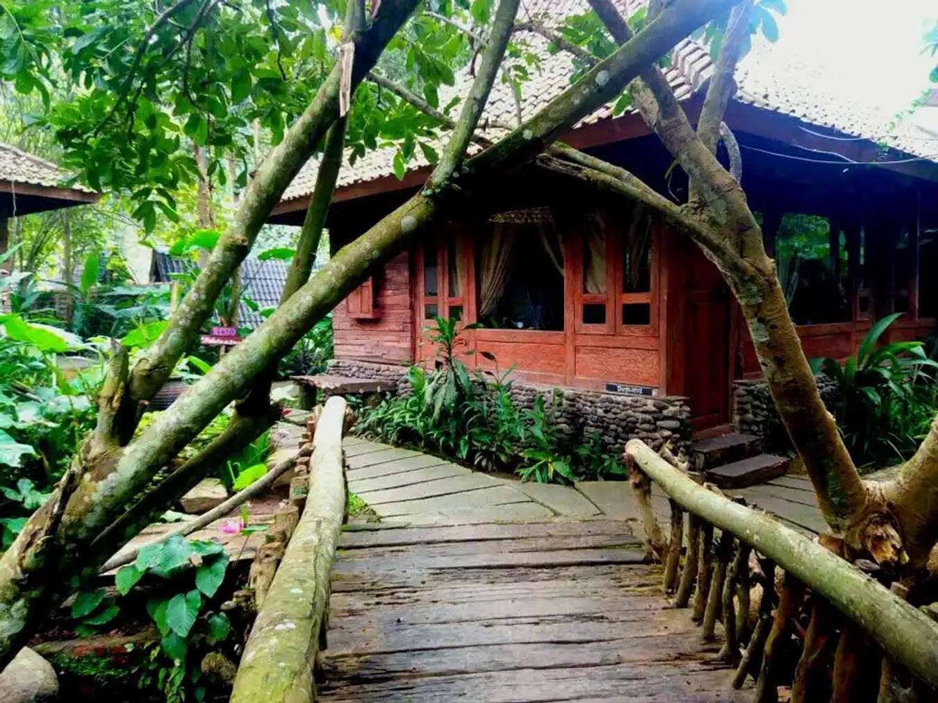 4 Rekomendasi Resort Murah di Bandung di Bawah 1 Juta