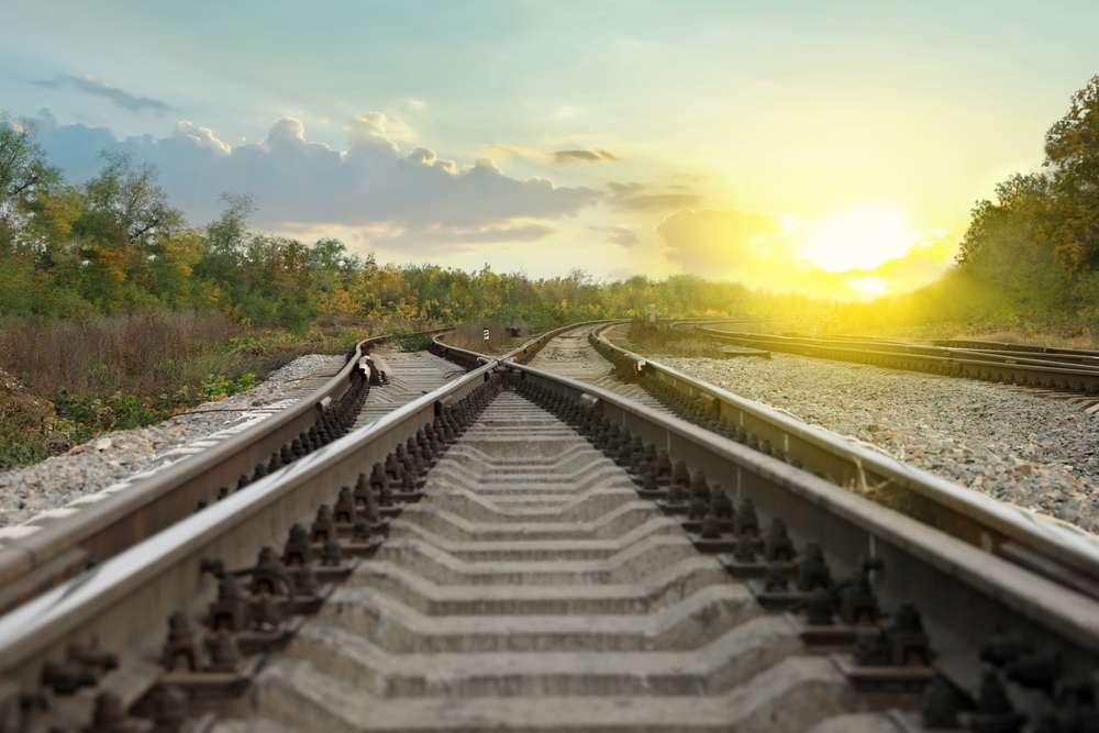 Mengapa Ada Celah pada Sambungan Rel Kereta Api?