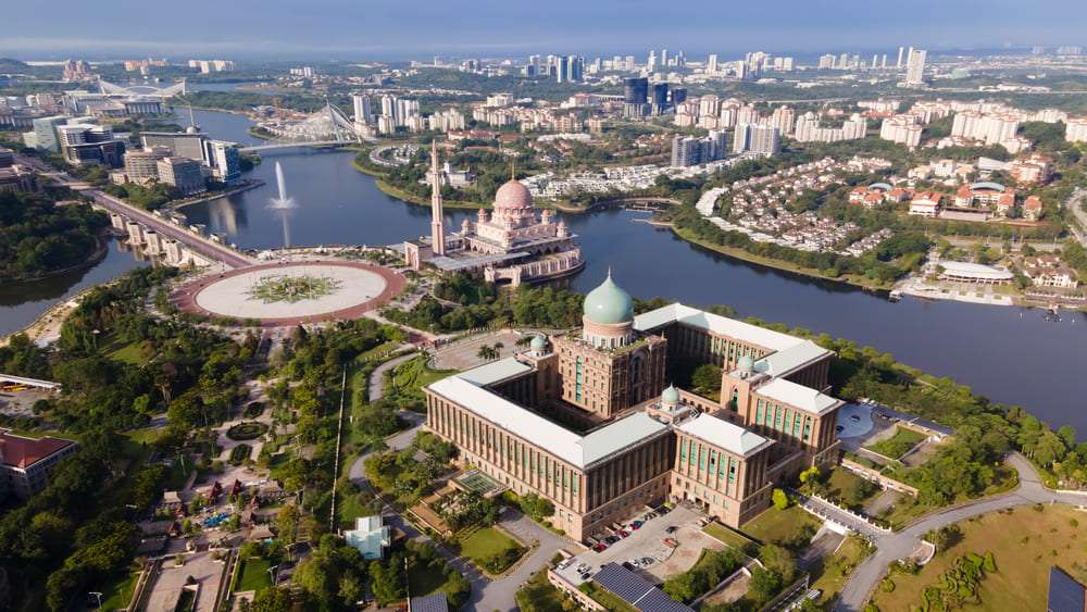 What to Do & Top Hotels in Putrajaya Malaysia