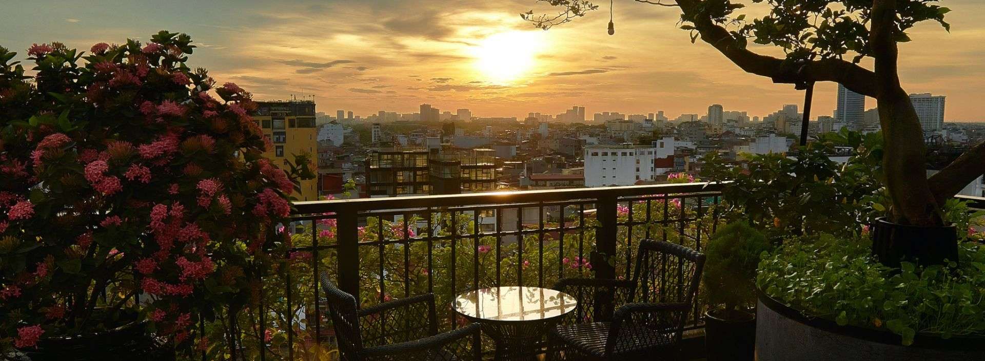 9 Rooftop Hà Nội sang chảnh ngắm cảnh đẹp lung linh từ trên cao