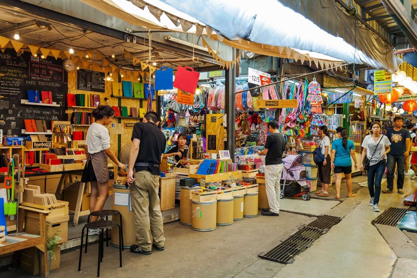 Một vòng chợ đêm Chatuchak, khám phá hết Bangkok về đêm