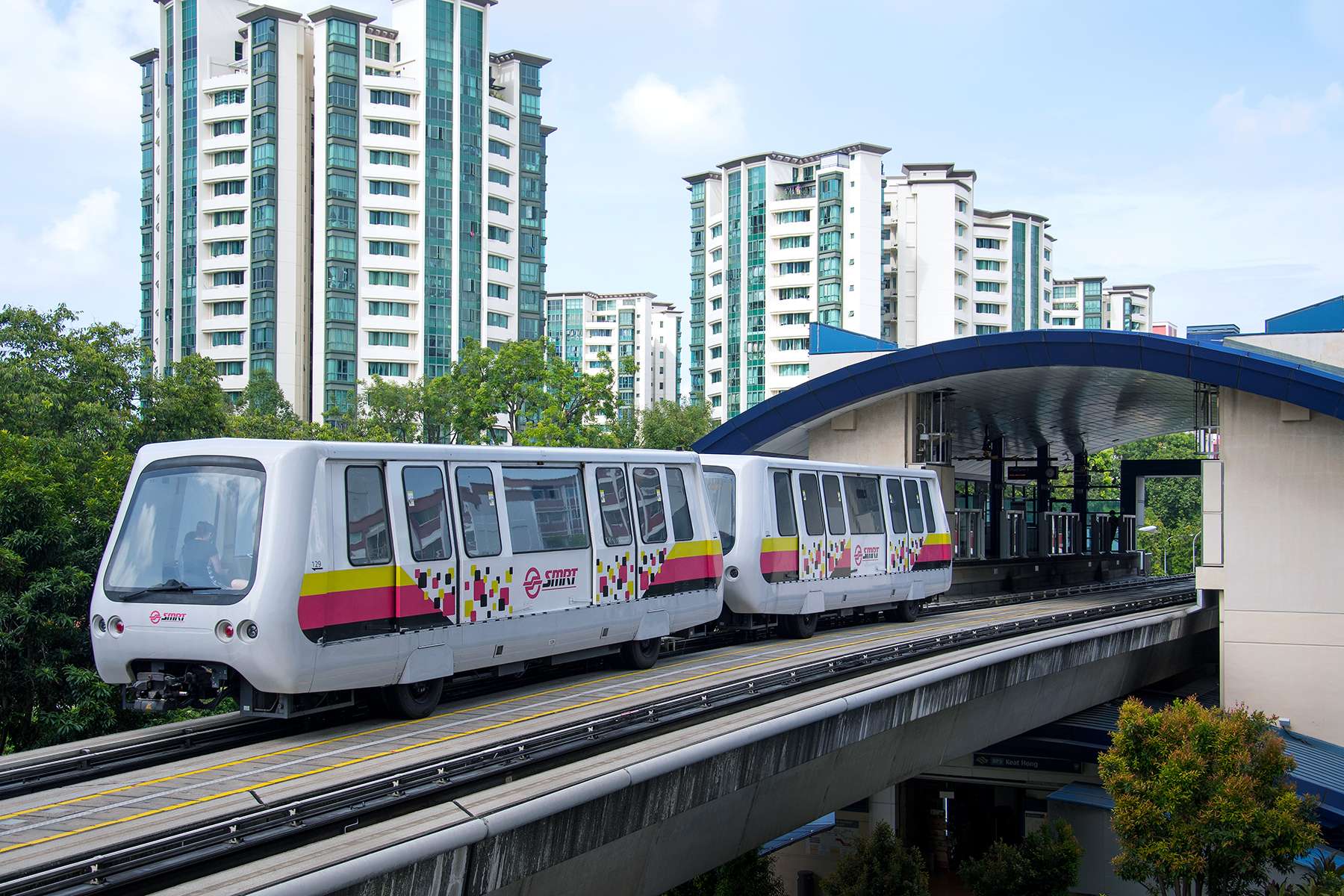 Manila LRT-1 Guide to Routes, Fares, and Tips