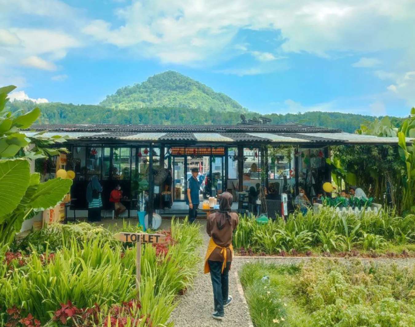 10 Tempat Ngopi di Sentul Paling Recomended dengan View Bagus