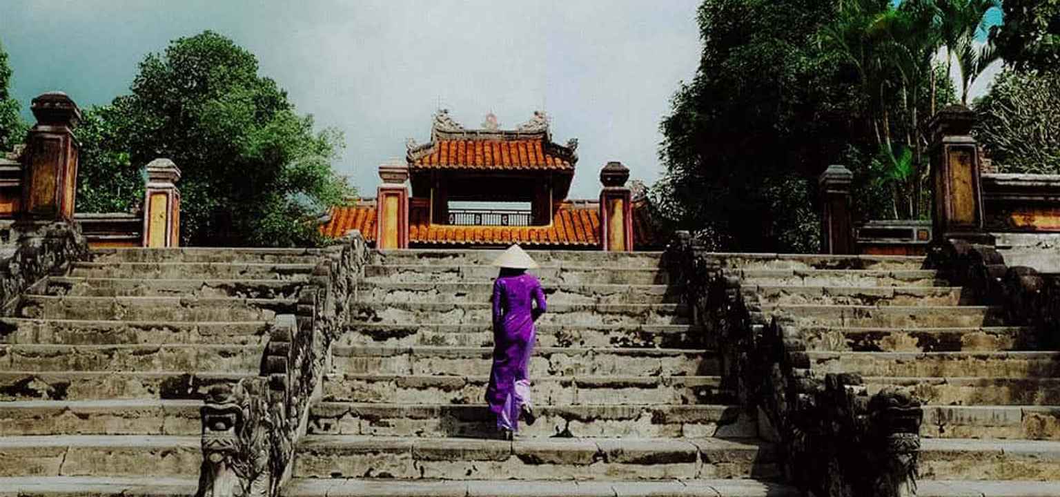 Hãy một lần ghé thăm lăng Gia Long để lắng nghe quá khứ vọng về