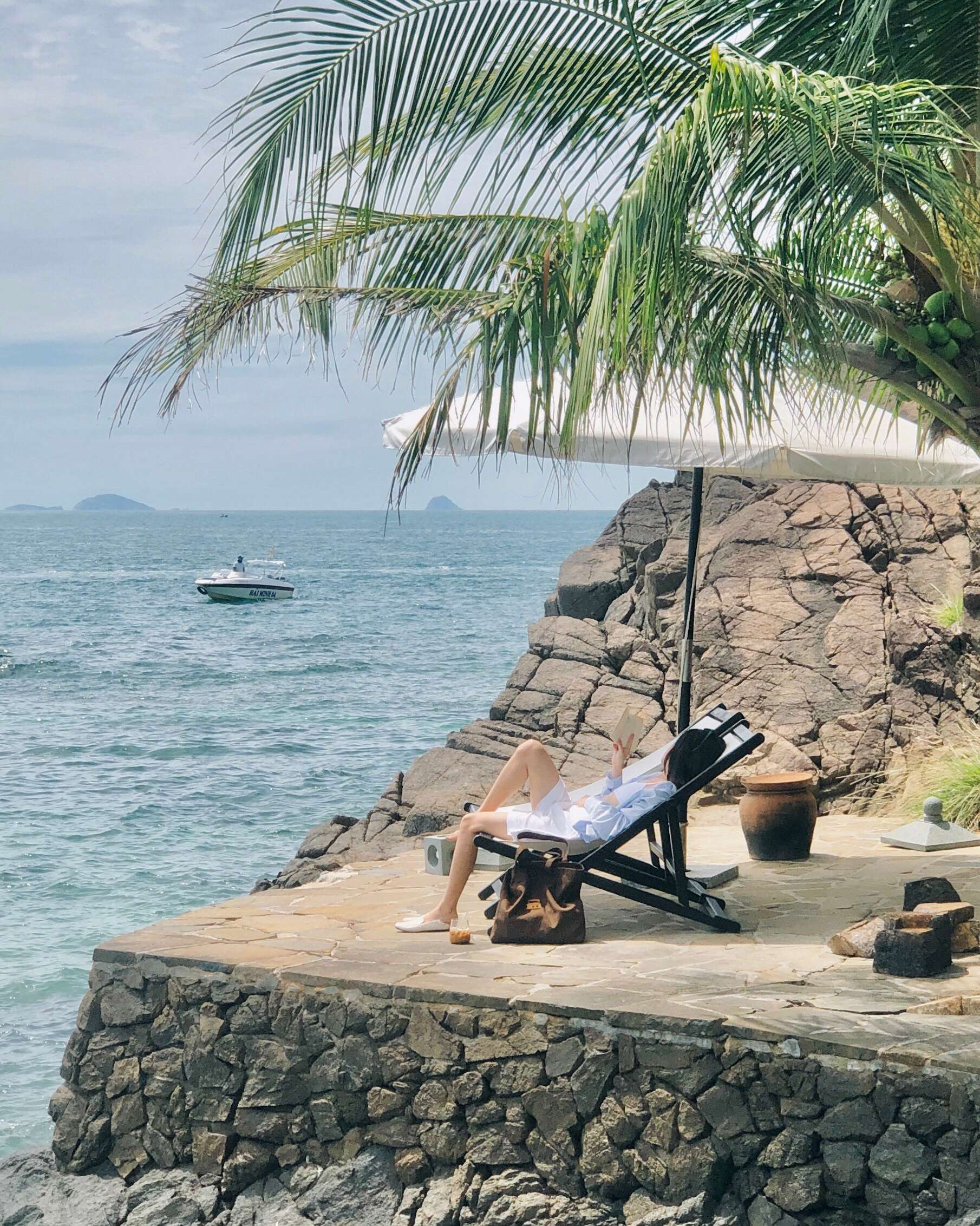 Một ngày đi trốn ở Mini Beach - hòn đảo biệt lập giữa biển xanh Nha Trang