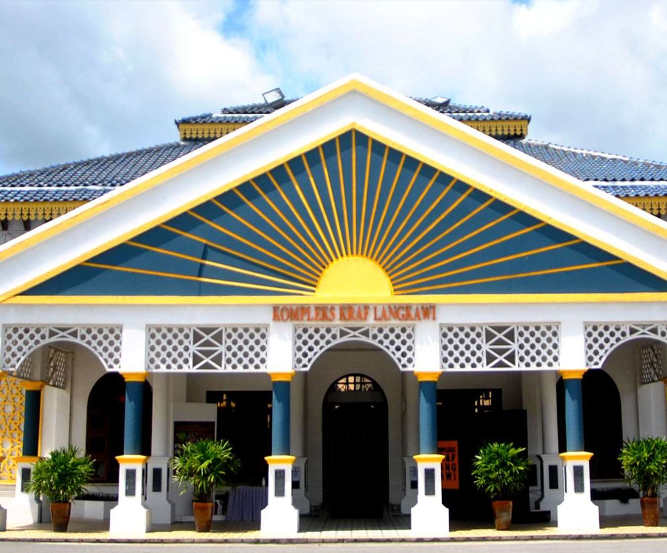 Shopping Sepuasnya di Tempat Belanja Murah di Langkawi, Malaysia