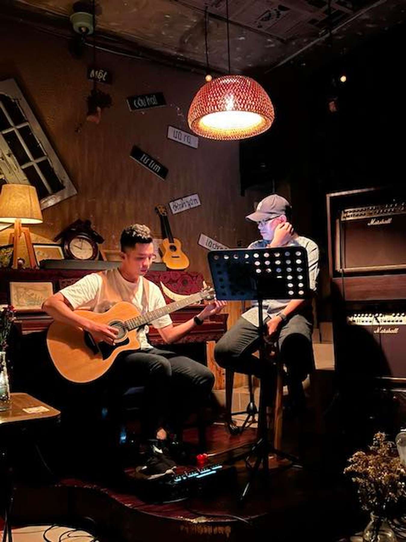 8 quán cafe acoustic quận 10 vừa đẹp vừa lãng mạn