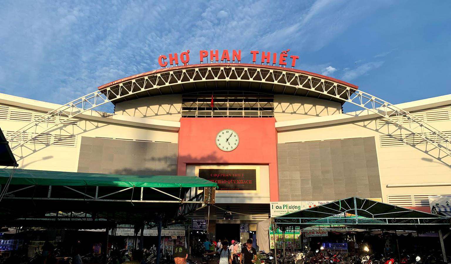 Chợ Phan Thiết, địa điểm thưởng thức hải sản lý tưởng