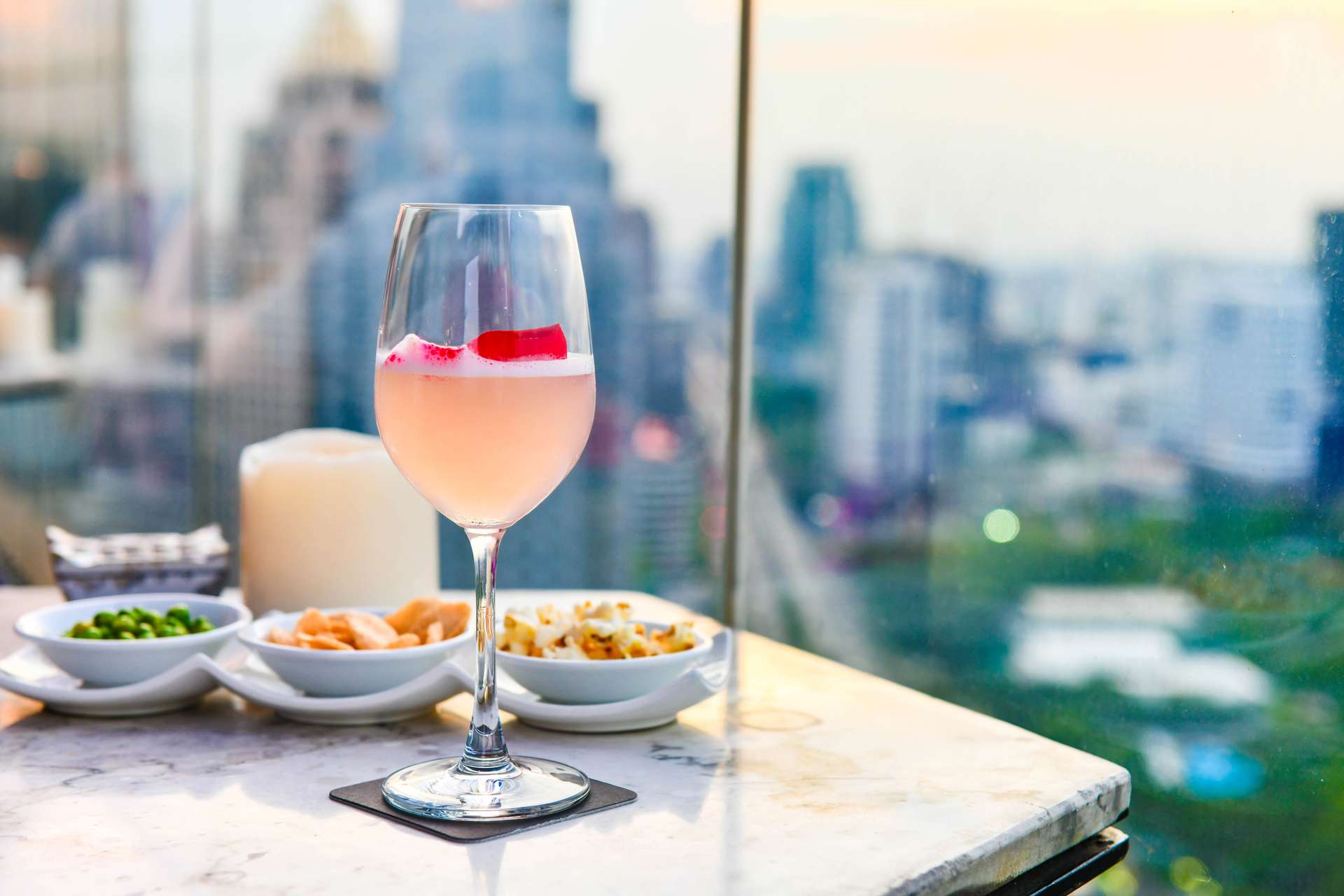 Enjoy Views and Delicious Dining in Singapore's Top 11 Rooftop Restaurants