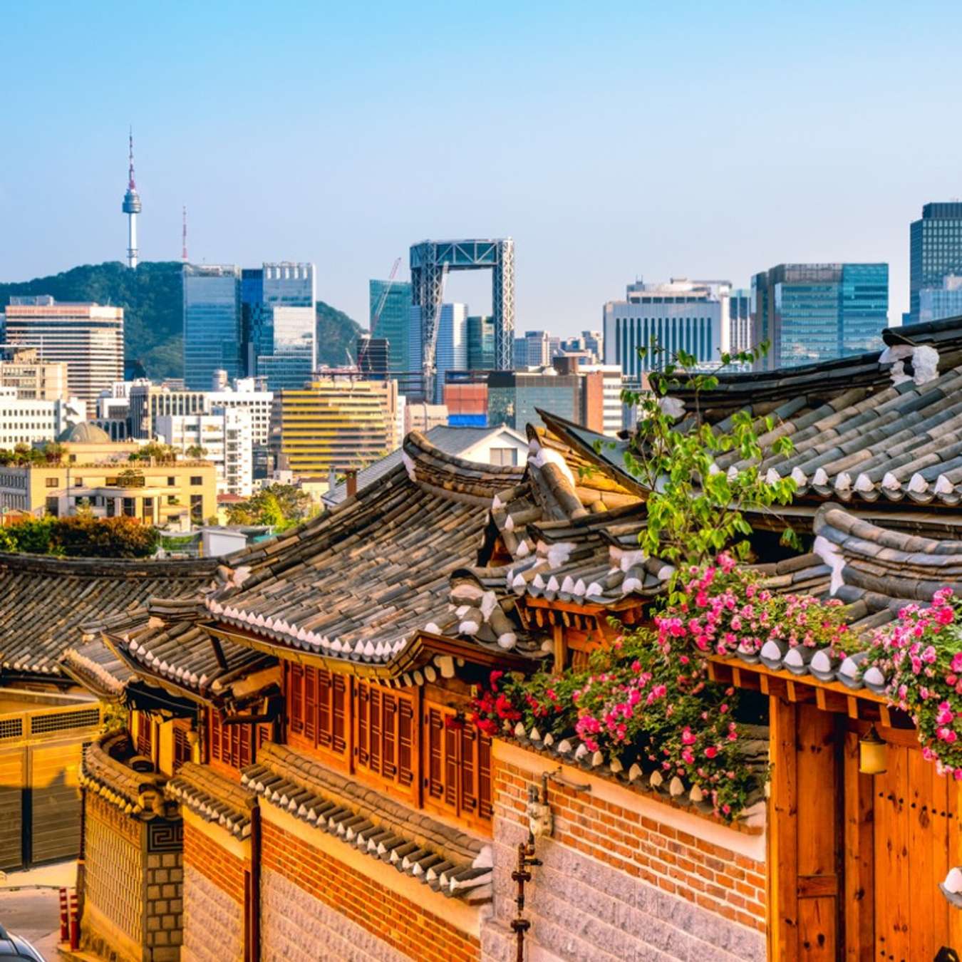 Khám phá vẻ đẹp thanh bình của làng cổ Bukchon Hanok