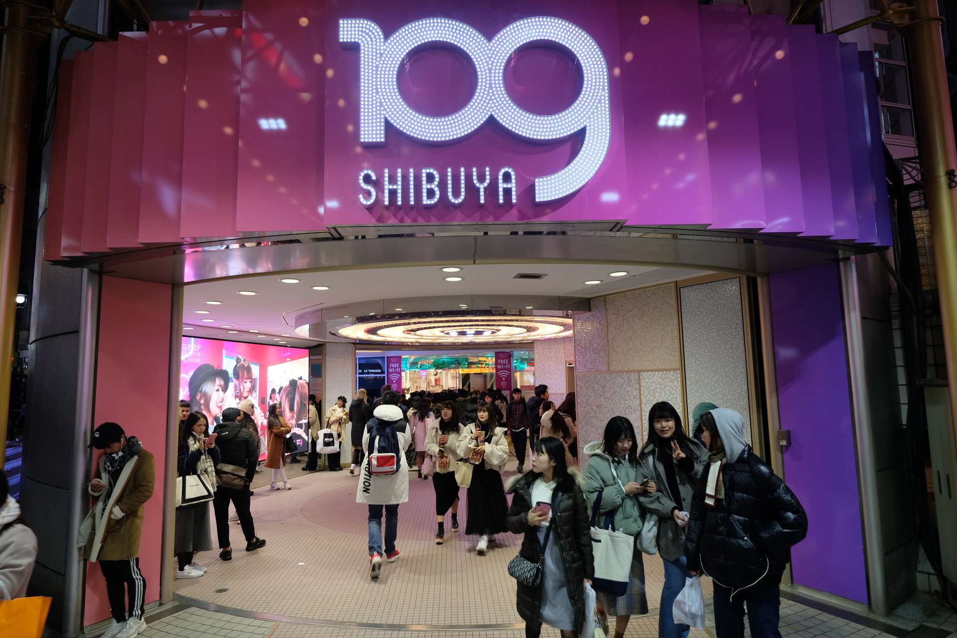 A Shopper’s Guide to Tokyo: 5 Best Areas to Shop