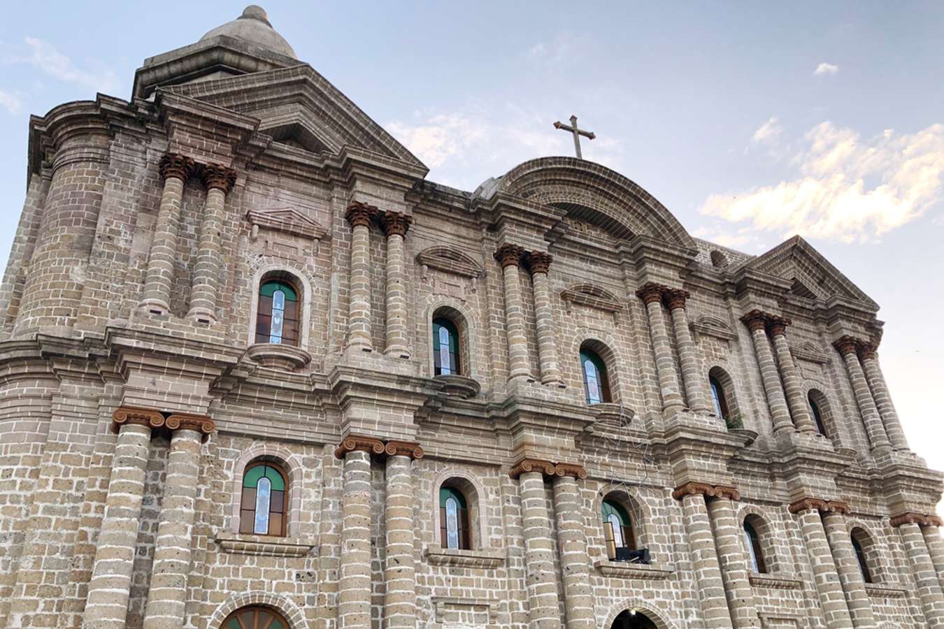 🏘️ Discover the Ultimate Staycation Spots in Batangas, Philippines