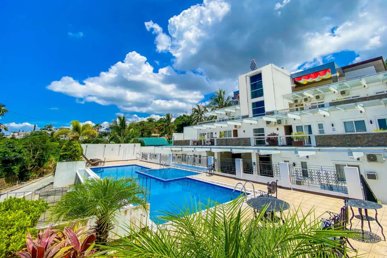 Planning the Ideal Staycation in Tagaytay in a Hotel with a Pool