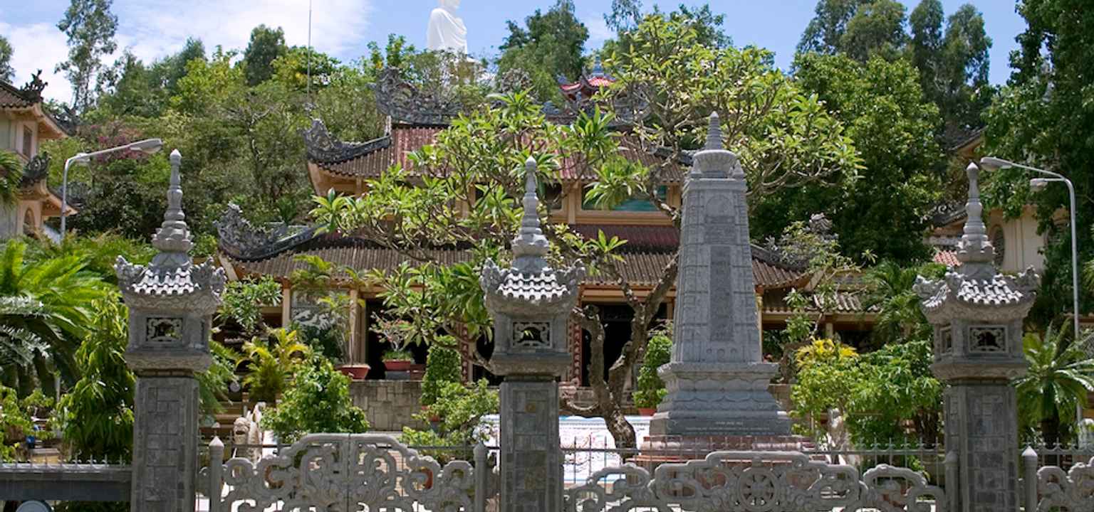 Chùa Long Sơn Nha Trang - Ngôi cổ tự mang vẻ đẹp trầm mặc