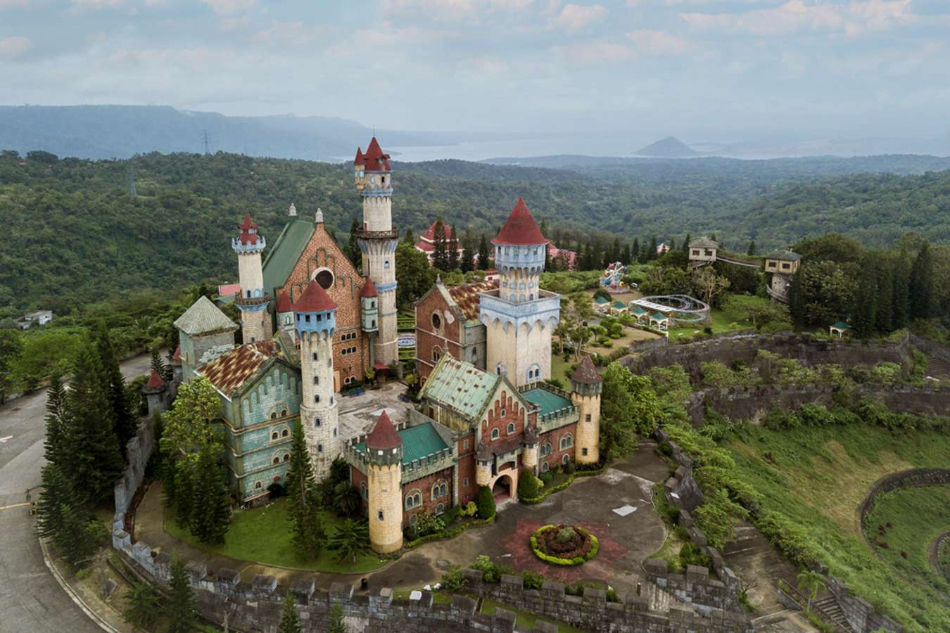 🏘️ Discover the Ultimate Staycation Spots in Batangas, Philippines