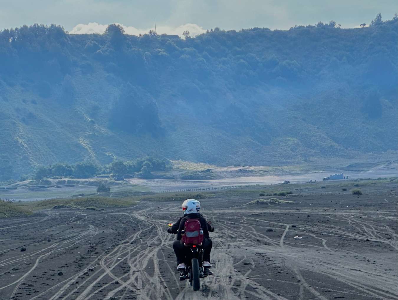 Đông Java - Indonesia: Một mình lang thang trên mảnh đất khô cằn