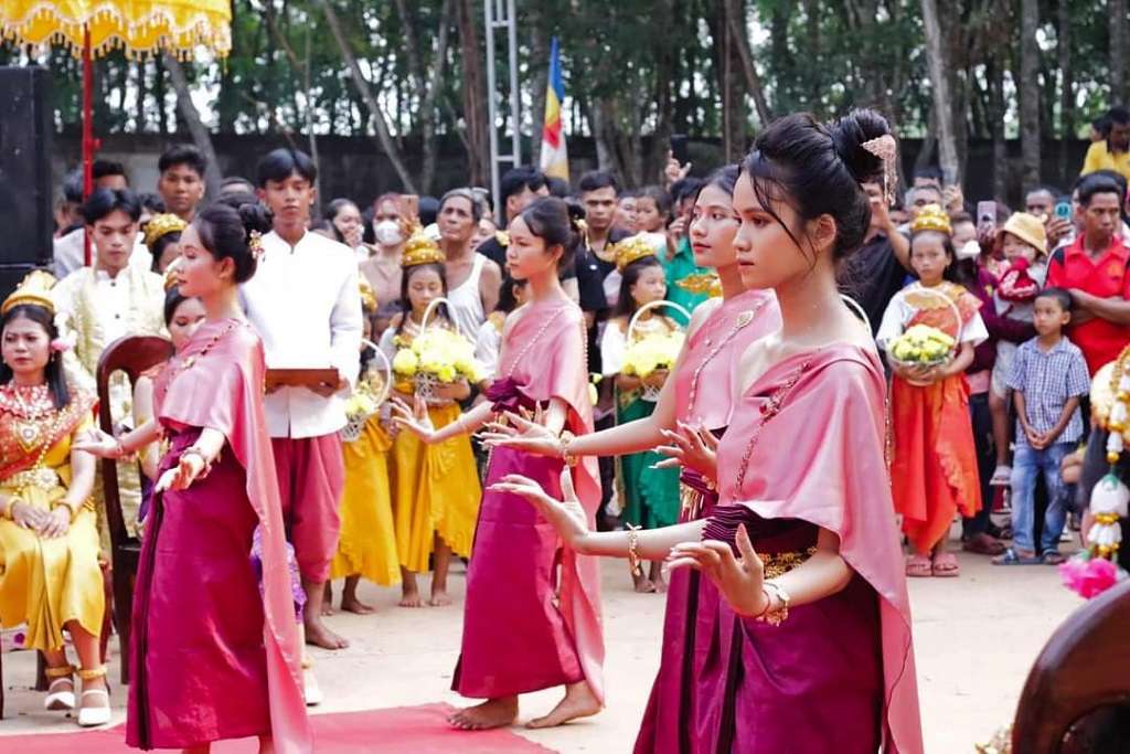 Trải nghiệm ăn Tết Chol Chnam Thmay tại chùa Sóc Lớn