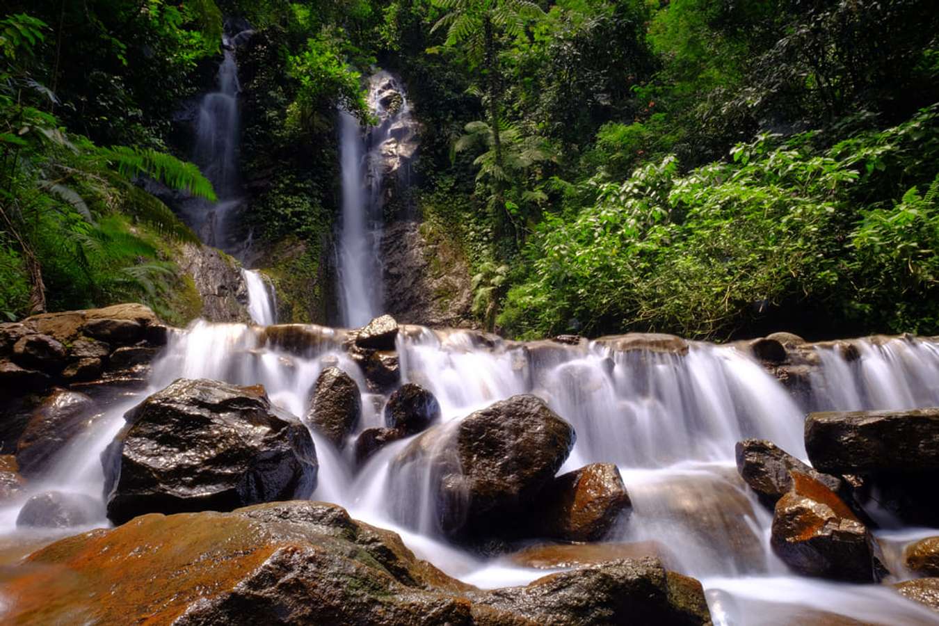 22 Wisata Curug di Bogor Terupdate 2023, Lengkap Harga Tiket dan Lokasi!